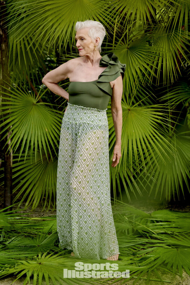 Mama Elona Muska postala najstarejši model za kopalke - StyleOverNet