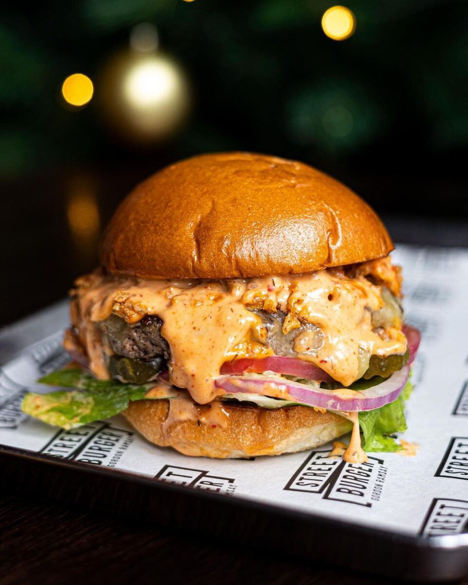 V Londonu smo poskusili burger pri slovitem Gordonu Ramsayju - StyleOverNet
